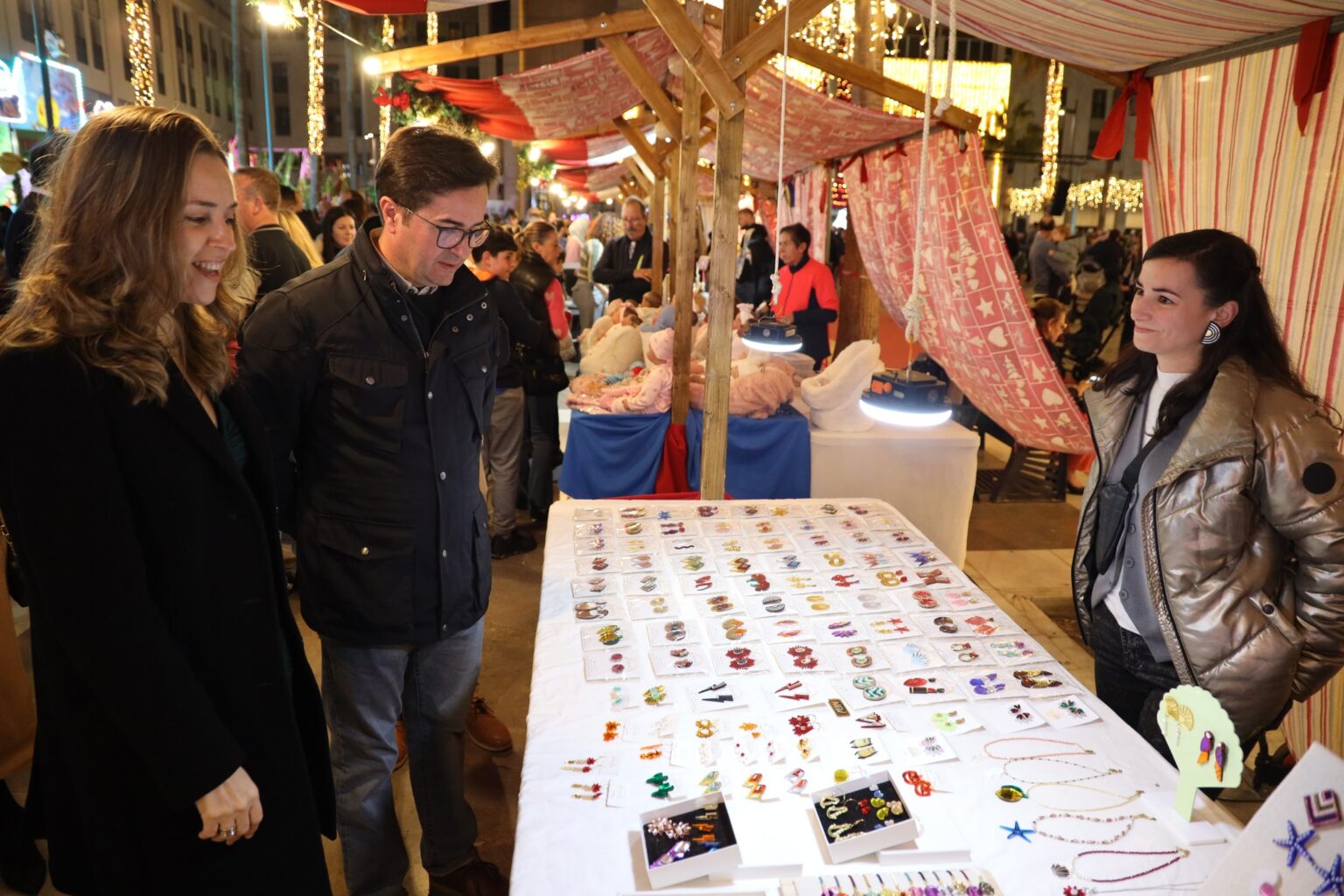 Navari Jewelry – Pendientes de metacrilato hechos a mano Navari